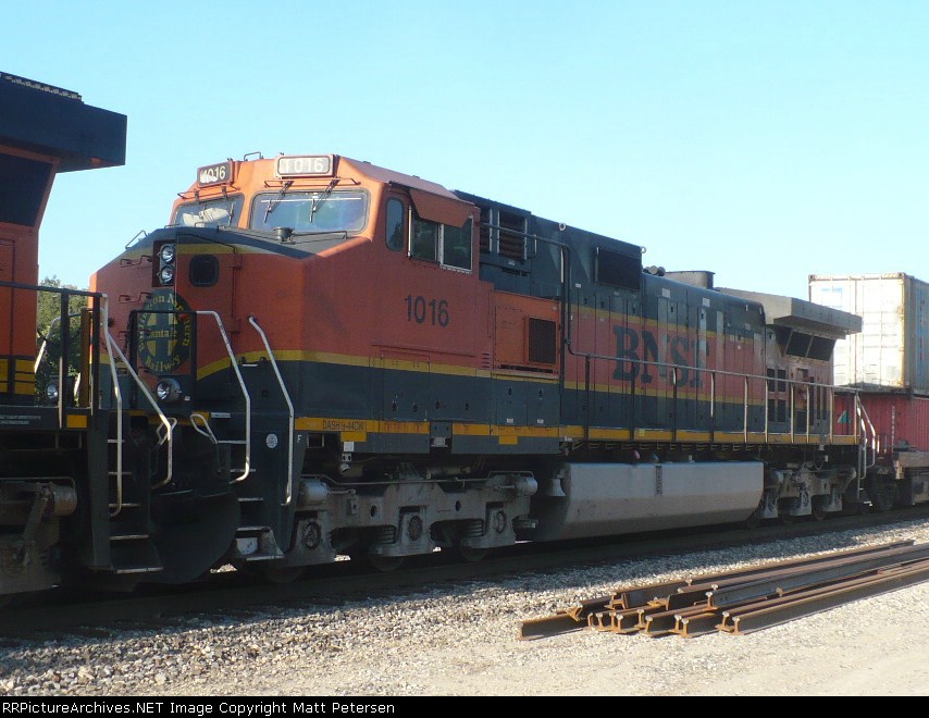 BNSF 1016
